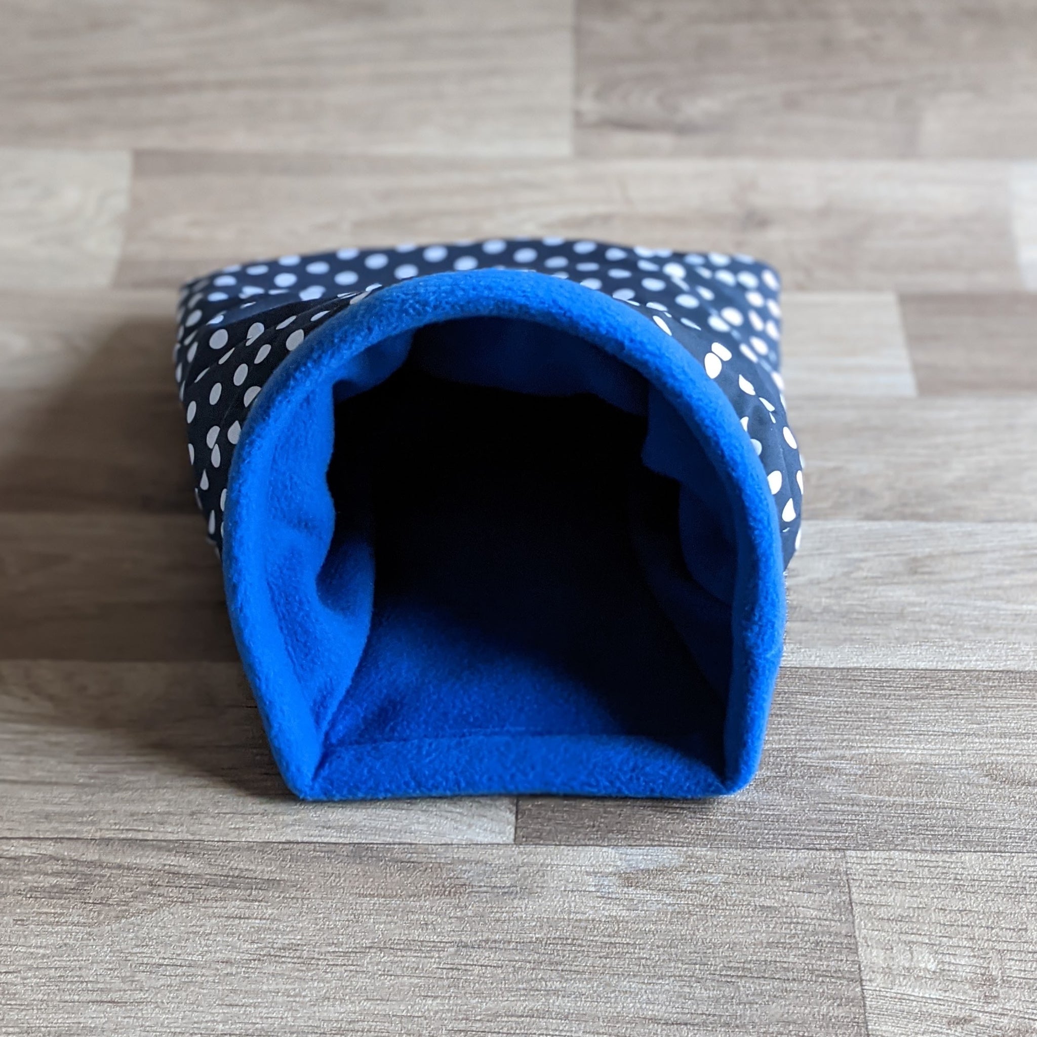 Guinea Pig Bed / Pigloo - Blue/White – Everything Guinea Pig